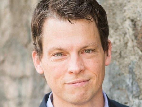 Netflix promotes Greg Peters